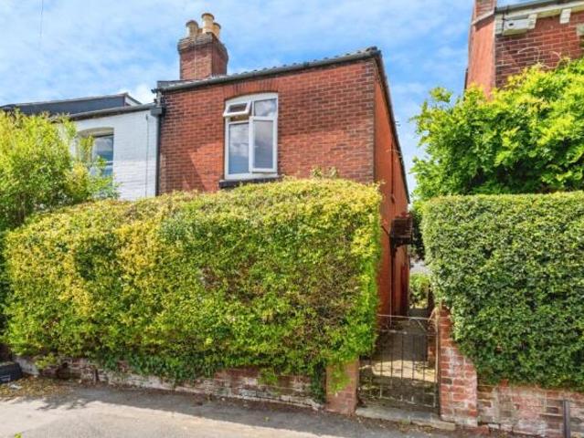 2 bedroom semi detached house for sale in Spear Road, Southampton, SO14