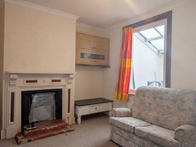 2 bedroom semi detached house for sale in Swindon, Wiltshire, SN1