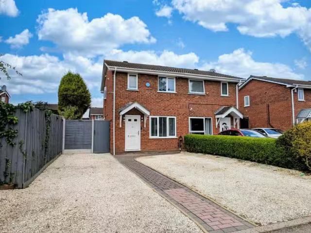 2 bedroom semi detached house for sale in Swindale, Wilnecote.