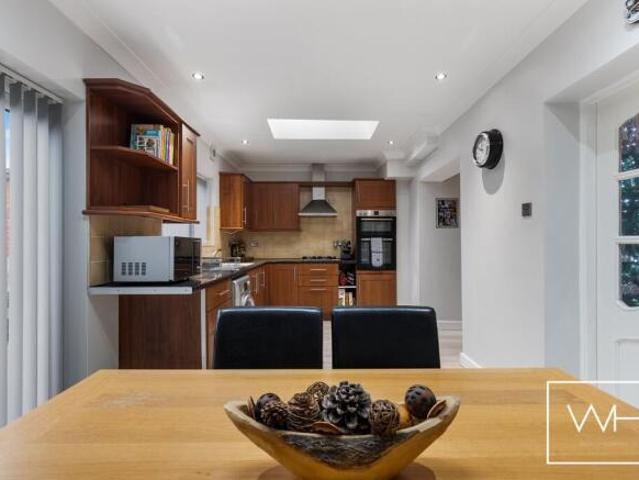 2 bedroom semi detached house for sale in Stonehill Rise, Doncaster, DN5