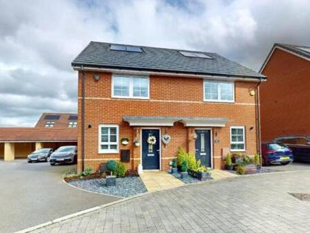 2 Bedroom Semi detached House For Sale In Stanford le hope, Essex
