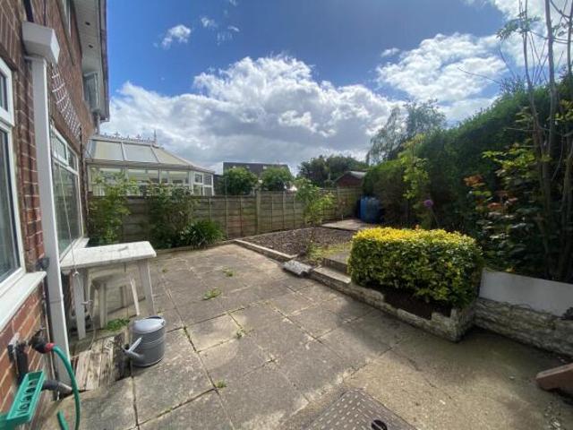 2 bedroom semi detached house for sale in Stanks Lane South, Leeds, LS14