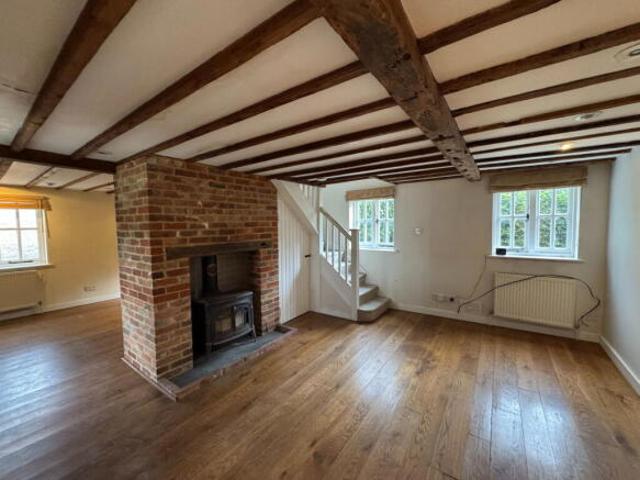 2 bedroom semi detached house for sale in Staplehurst, Kent, TN12