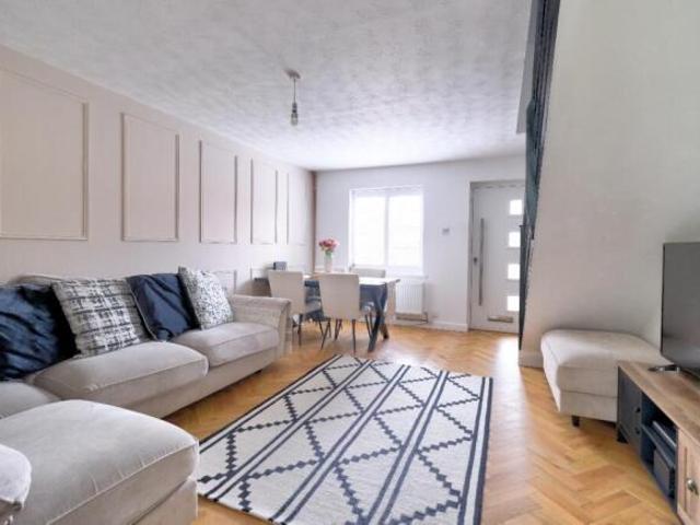 2 bedroom semi detached house for sale in Stubble Close, Oxford, OX2