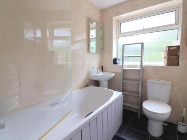 2 bedroom semi detached house for sale in Sunningdale, Luton, Bedfordshire, LU2 7TF, LU2