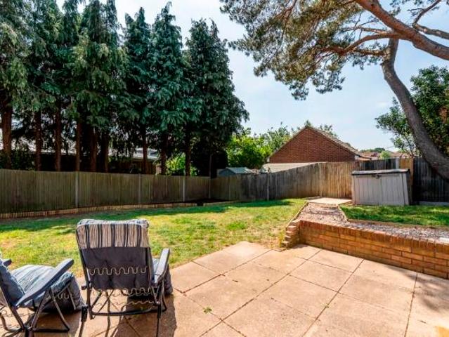 2 bedroom semi detached house for sale in Sunnyfield Rise, Bursledon, Southampton, SO31