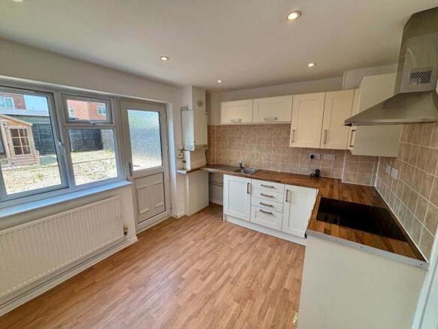 2 bedroom semi detached house for sale in Symonds, Freshbrook, Swindon, SN5