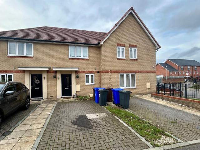 2 Bedroom Semi Detached House for rent at Gumley Close, Grays