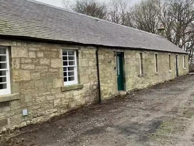 2 bedroom semi detached house for rent in 3 Temple Farm Cottag.