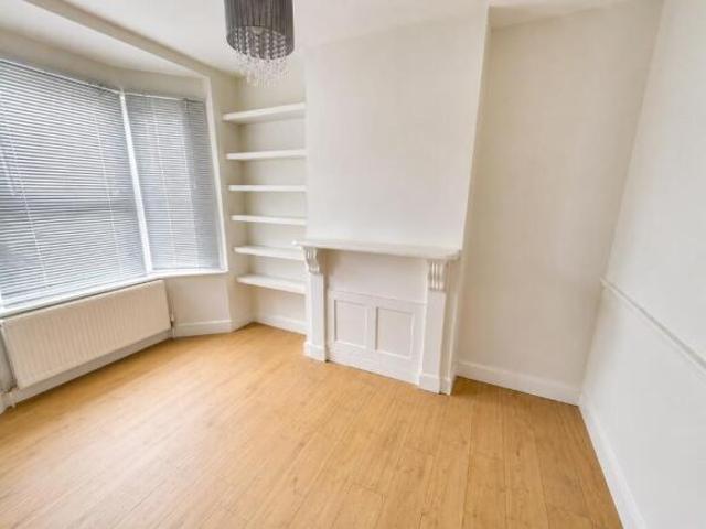 2 bedroom semi detached house for rent in Tavistock Road, London, E15