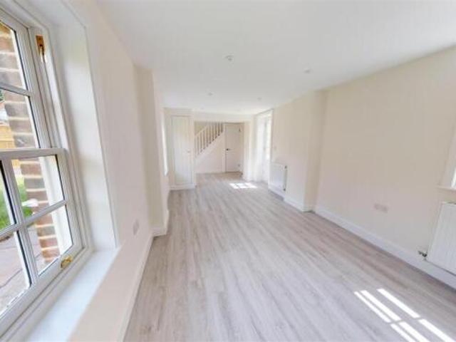 2 bedroom semi detached house for rent in The Street, Borden, Sittingbourne, ME9