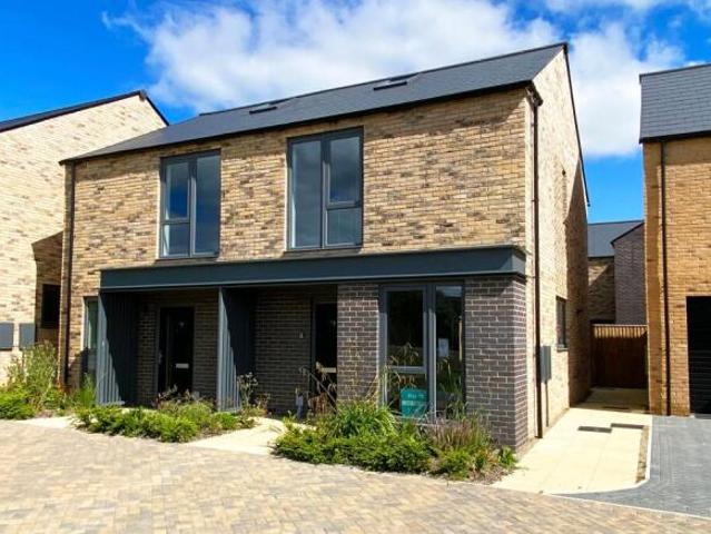 2 bedroom semi detached house for rent in Thruscross Close, Harrogate, HG3