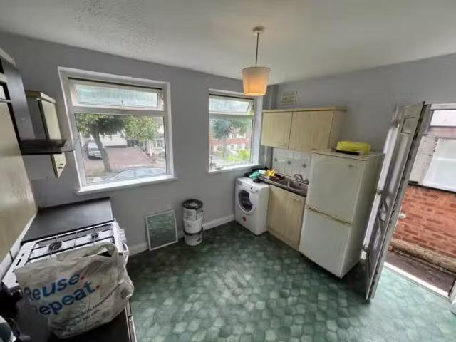 2 bedroom semi detached house for rent in Tresham Road, Great.