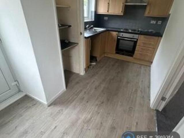 2 bedroom semi detached house for rent in Twickenham Road, Leicester, LE2