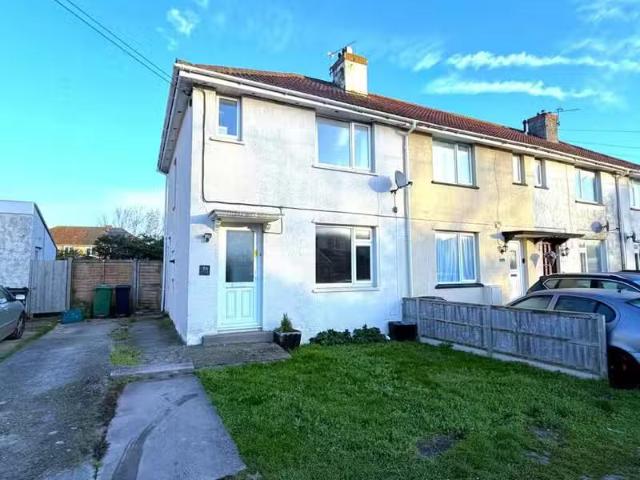 2 bedroom semi detached house for rent in Wakedean Gardens, Ya.