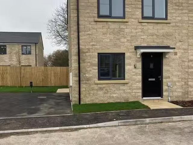 2 bedroom semi detached house for rent in Weavers View, Silsde.