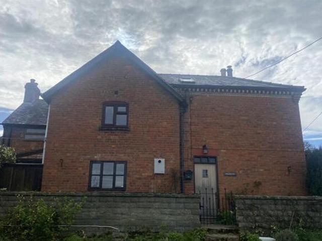 2 Bedroom Semi detached House For Rent In Welshpool