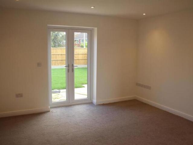 2 bedroom semi detached house for rent in Westfield Close, Blaby, LE8