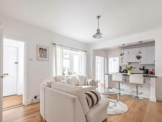 2 Bedroom Semi detached House For Rent In Windsor, Berkshire