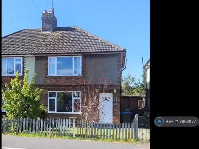 2 bedroom semi detached house for rent in Wiclif Way, Lutterwo.
