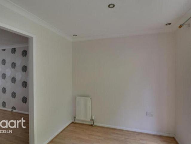 2 bedroom semi detached house for rent in Woodvale Avenue, Lincoln, LN6
