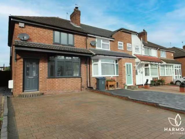 2 bedroom semi detached house for rent in Wolverton Road, Redn.
