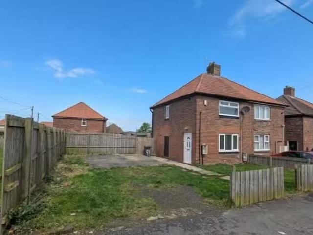 2 bedroom semi detached house for rent in Wordsworth Avenue, W.
