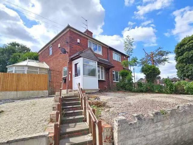 2 bedroom semi detached house for rent in Wyntor Lane, West Br.