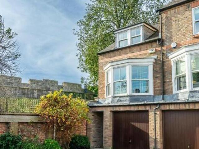 2 Bedroom Semi detached House For Rent In York, North Yorkshire
