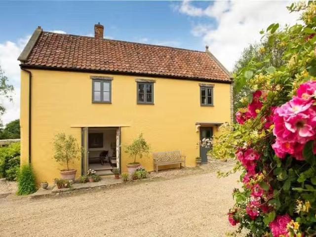2 bedroom semi detached house for rent in A lovely 2 bedroom h.