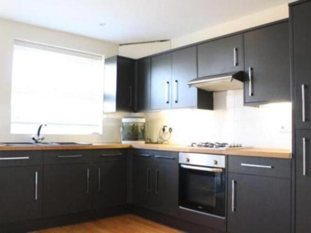 2 bedroom semi detached house for rent in Addison Road, Guildford, GU1