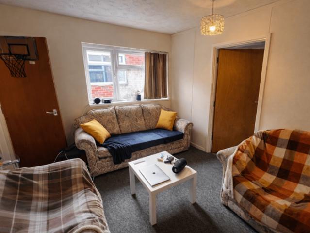 2 bedroom semi detached house for rent in Arnesby Road, Lenton, Nottingham, NG7 2EA, NG7