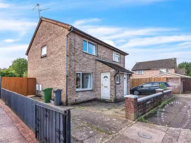 2 bedroom semi detached house for rent in Avondale Gardens, Ca.