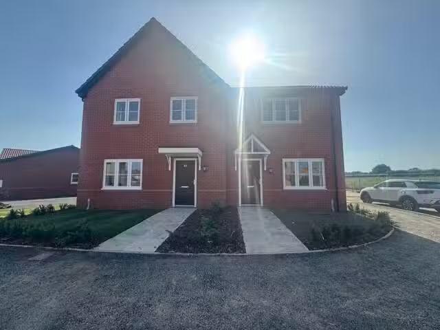 2 bedroom semi detached house for rent in Bartlam Close, Barle.