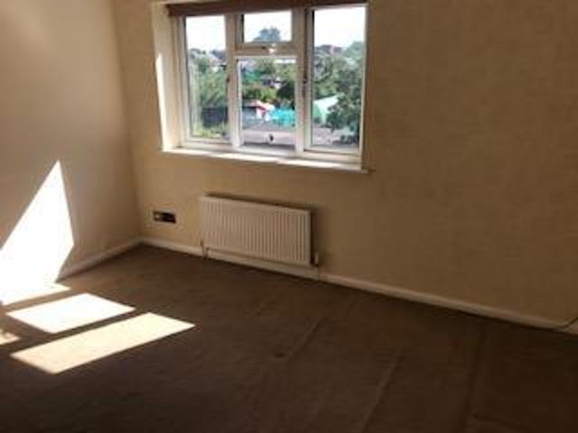2 bedroom semi detached house for rent in Batesquire, Sothall, Sheffield, S20