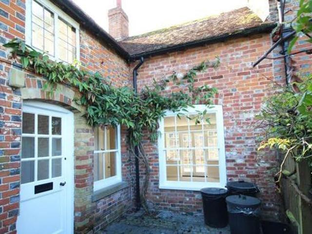 2 Bedroom Semi detached House For Rent In Beaulieu