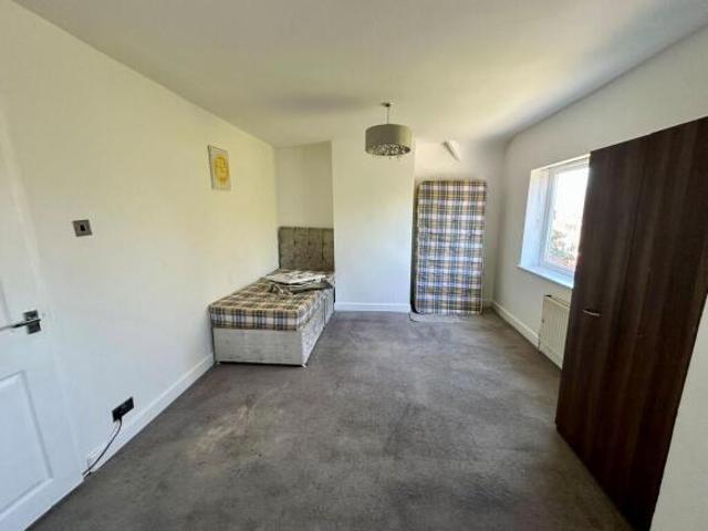 2 bedroom semi detached house for rent in Beech Mount, LEEDS, LS9
