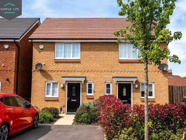 2 bedroom semi detached house for rent in Beehive Road, Bolton.