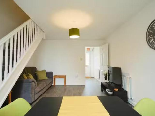 2 bedroom semi detached house for rent in Broad Croft, Bradley.