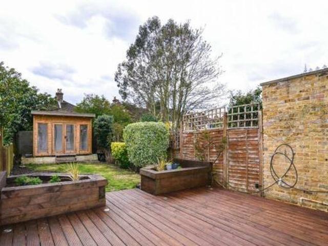 2 Bedroom Semi detached House For Rent In Bromley