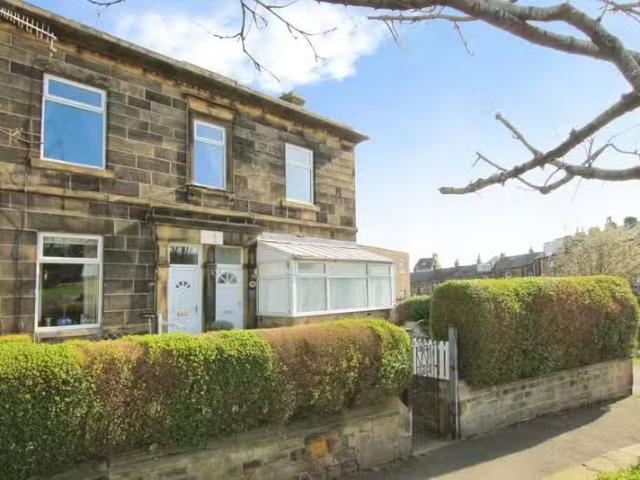 2 bedroom semi detached house for rent in Bradford Road, Bingl.