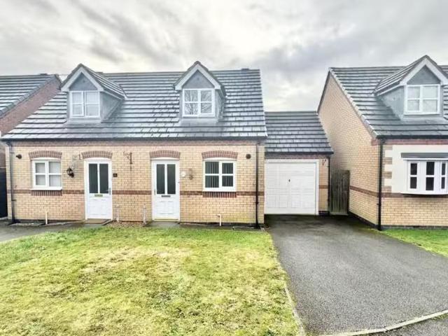 2 bedroom semi detached house for rent in Britannia Mews, Rowl.