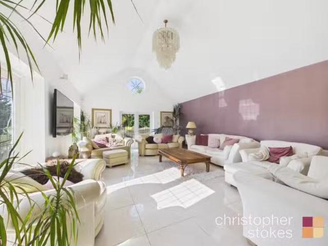 2 bedroom semi detached house for rent in Bulls Cross Ride, Ch.