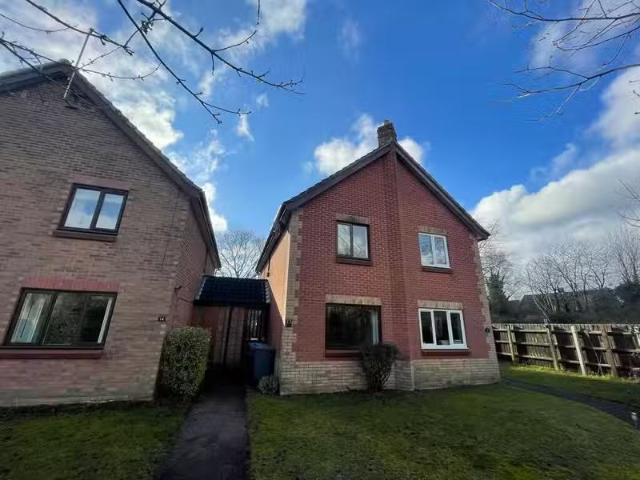 2 bedroom semi detached house for rent in Burgess Place, IP5