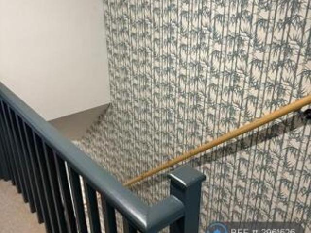 2 bedroom semi detached house for rent in Chester Crescent, London, E8