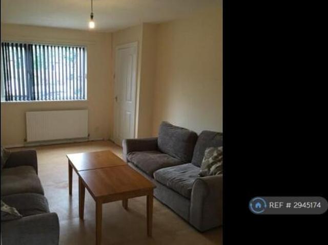 2 bedroom semi detached house for rent in Chime Bank, Manchester, M8