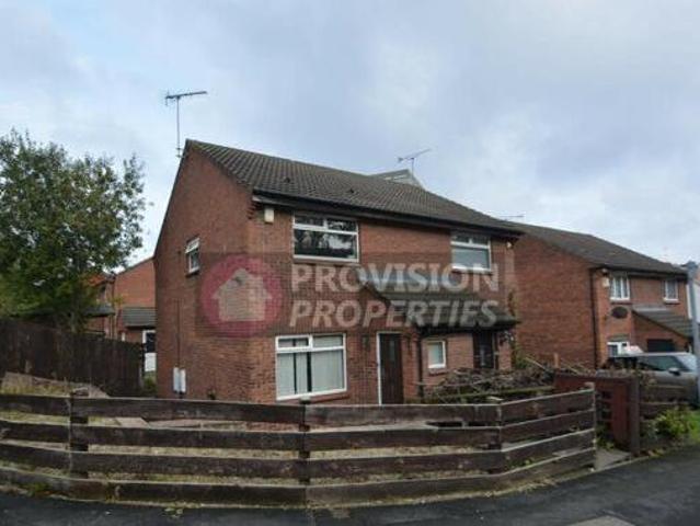 2 Bedroom Semi detached House For Rent In City Centre, Leeds