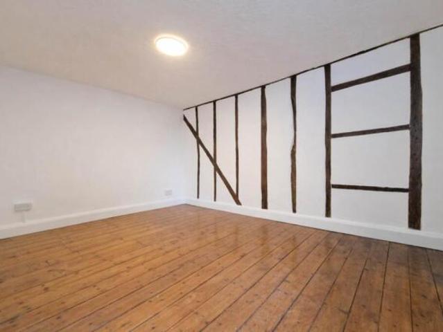 2 bedroom semi detached house for rent in Compton Avenue, Luton, LU4