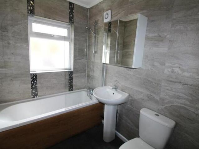 2 bedroom semi detached house for rent in Compton Street, Bradford, BD4