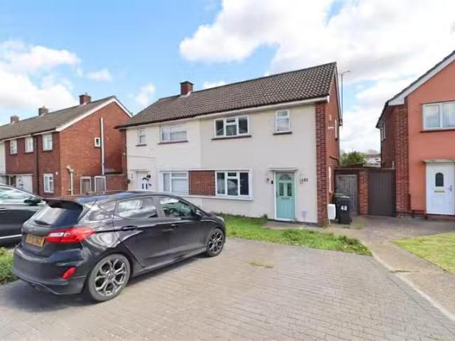 2 bedroom semi detached house for rent in Coldnailhurst Avenue.